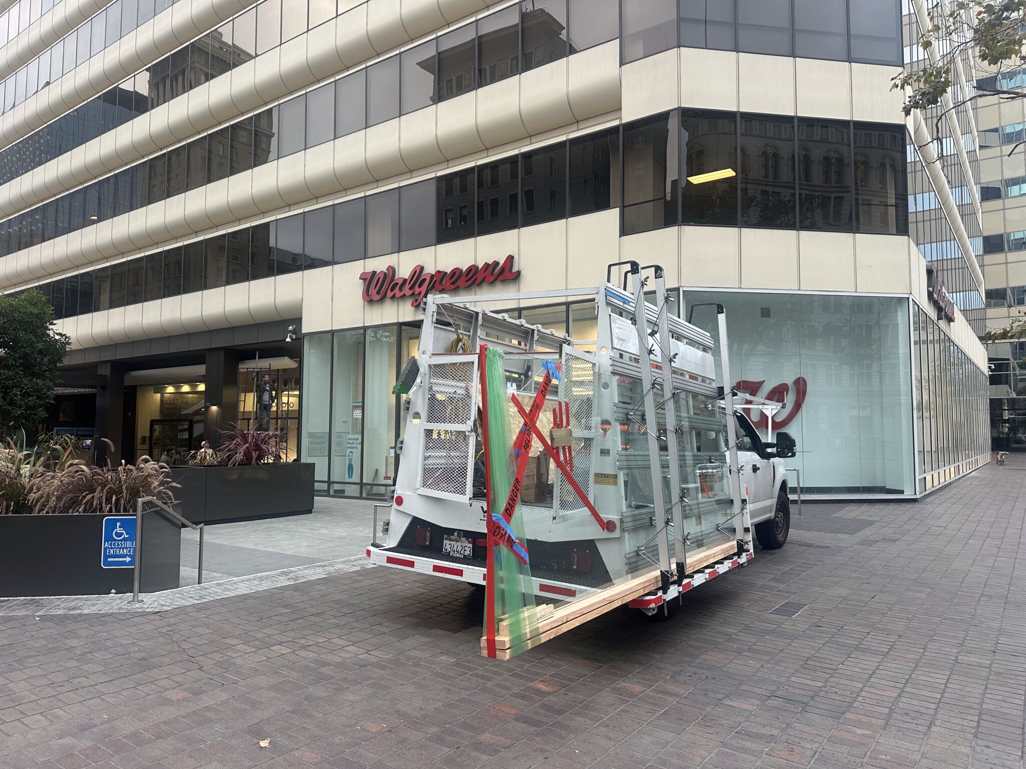 Bay Area Commercial Glass Contractor | MAZ Glass Since 1989