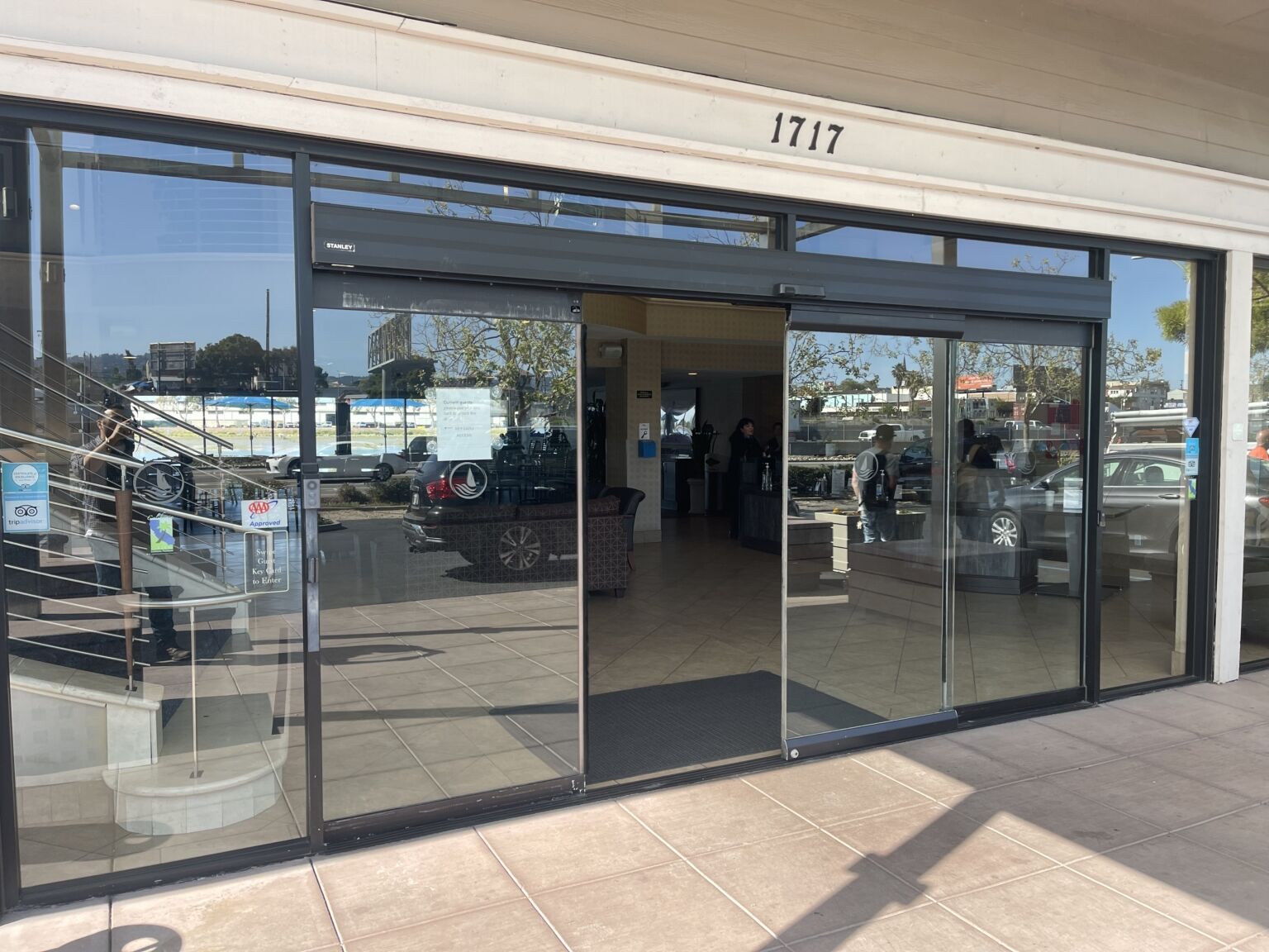 Bay Area Commercial Glass Contractor | MAZ Glass Since 1989